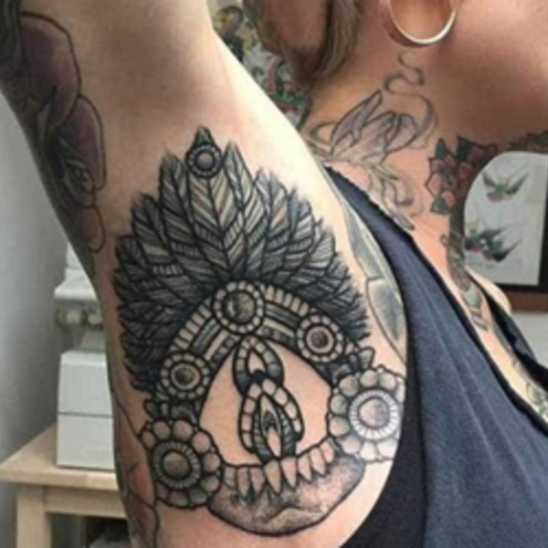 Tatuagens nas axilas são a nova tendência na web