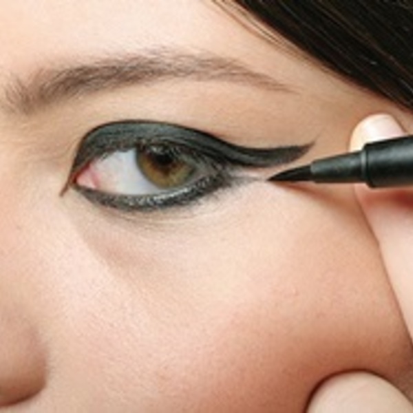 10 dicas sobre delineador que vão facilitar (e muito!) sua vida