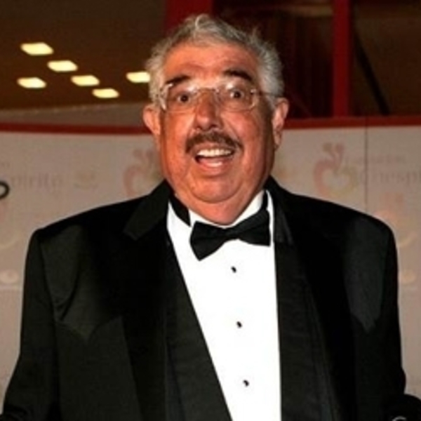 Professor Girafales de 'Chaves' receberá ajuda após reclamação pública