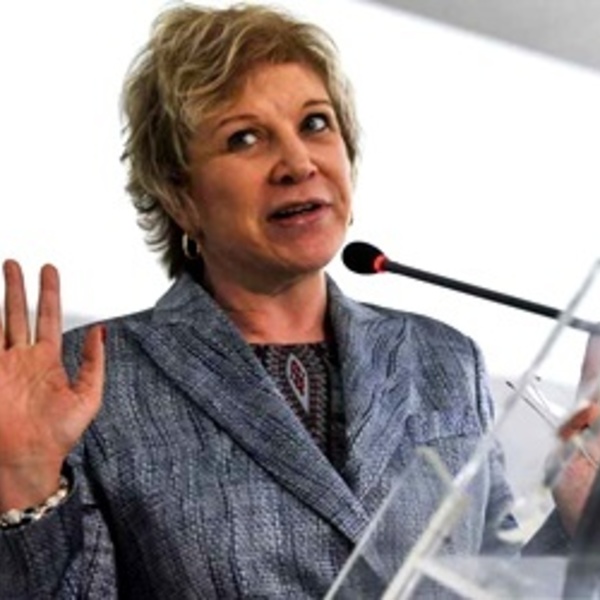 Possibilidade de Marta ir para o PSB faz PT querer o mandato da senadora