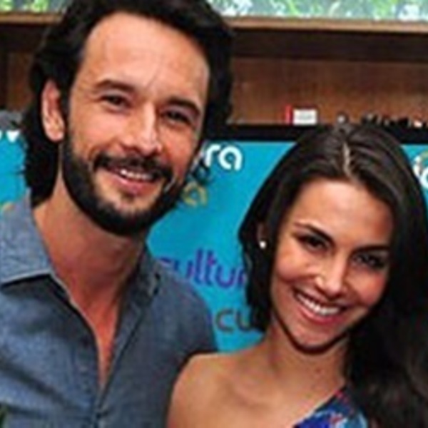 Mel nega que tenha cogitado deixar a carreira de atriz por causa de Santoro