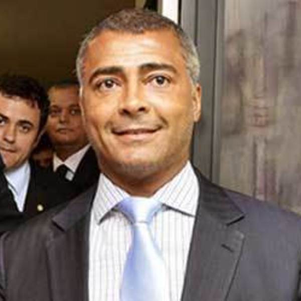 Romário anuncia pré-candidatura ao Senado pelo PSB